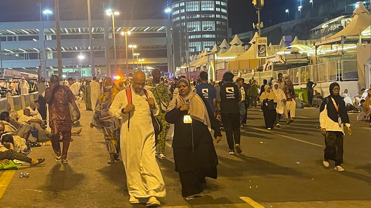 Suasana Terkini Di Tempat Lempar Jumroh / Jamarat - YouTube