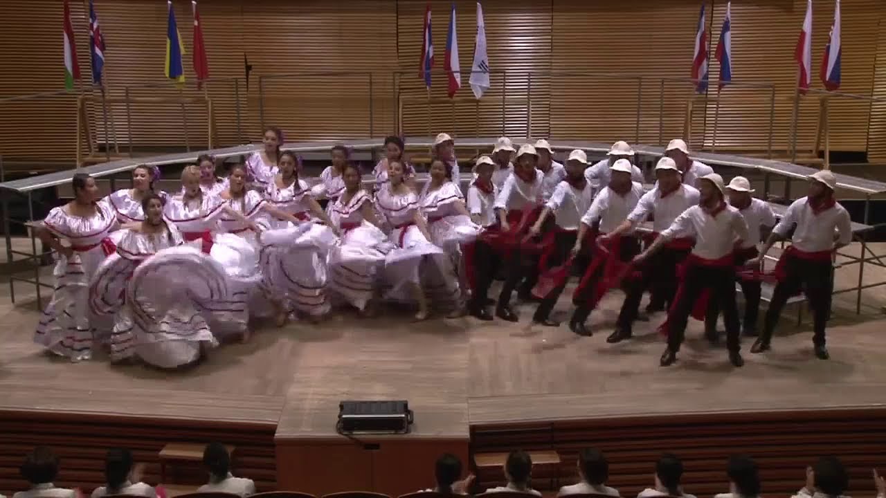 Mosaico Típico - Coro Intermezzo - YouTube