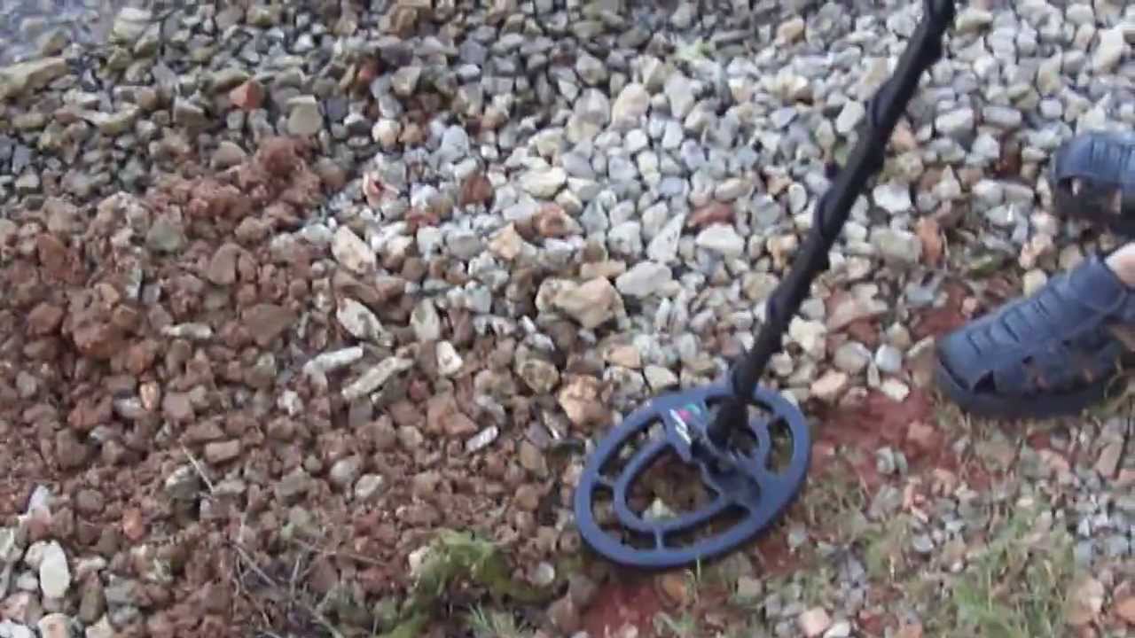 METAL DETECTING TESOROS BAJO LA TIERRA. ANTIGUEDADES. - YouTube
