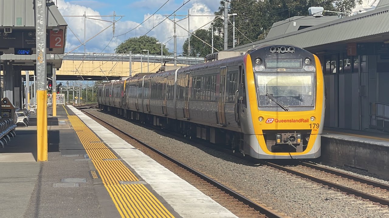 Trains around Brisbane with trains at Toombul and Ipswich - YouTube