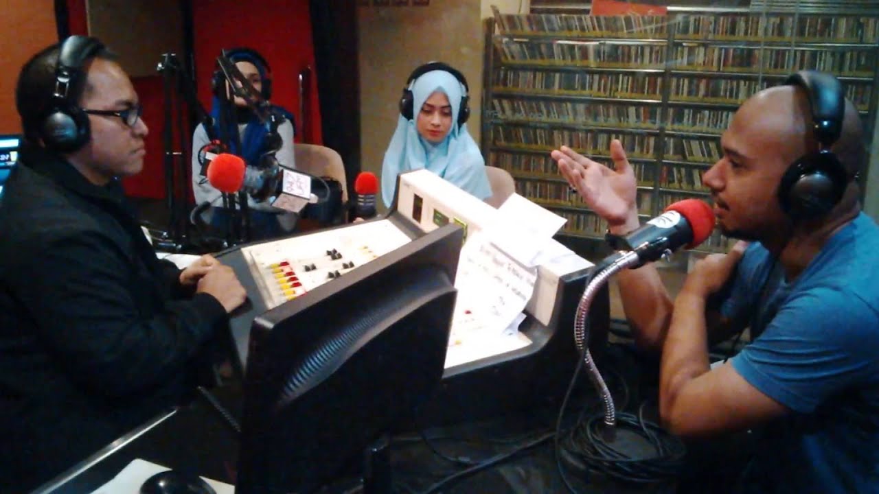 Talking Pictures Ngobrol Bareng Zee Zee Shahab,Nina Septiani & Husein ...