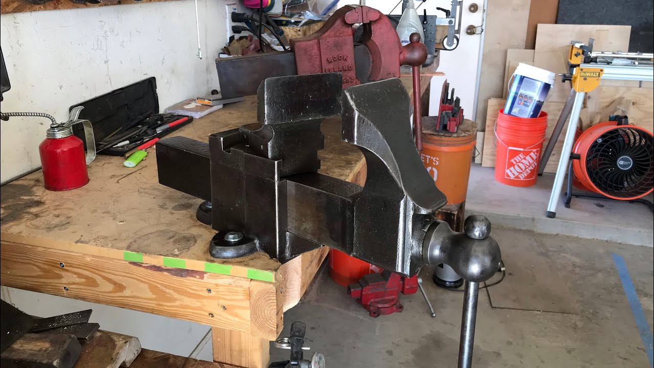 Restoring a prentiss swivel jaw coach makers vise! - YouTube