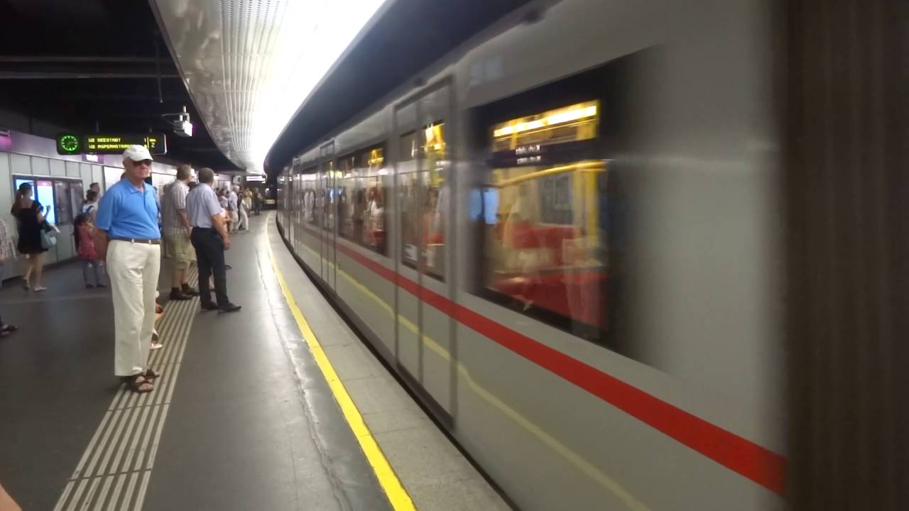 Vienna U-Bahn Line U2 train arriving at Karlsplatz - YouTube