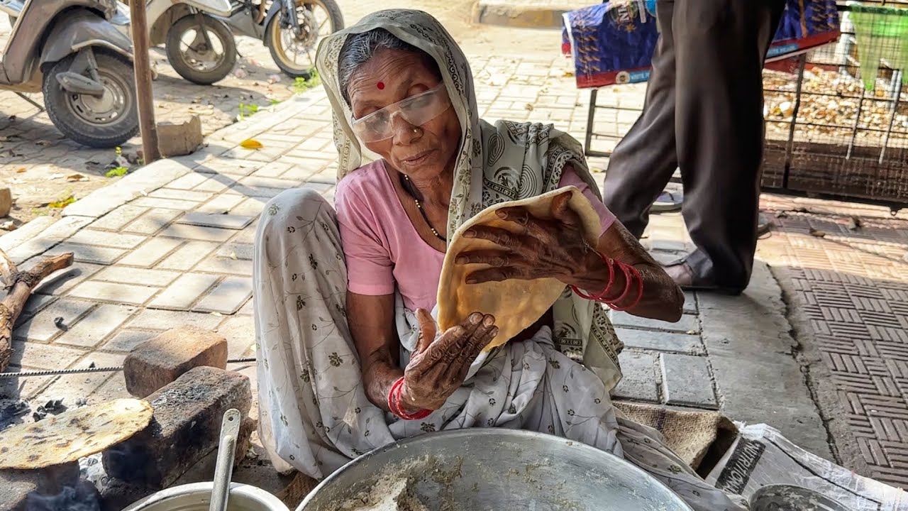 Maharashtrian Jhunka Bhakar Thali at Just ₹70 | Indian Street Food ...