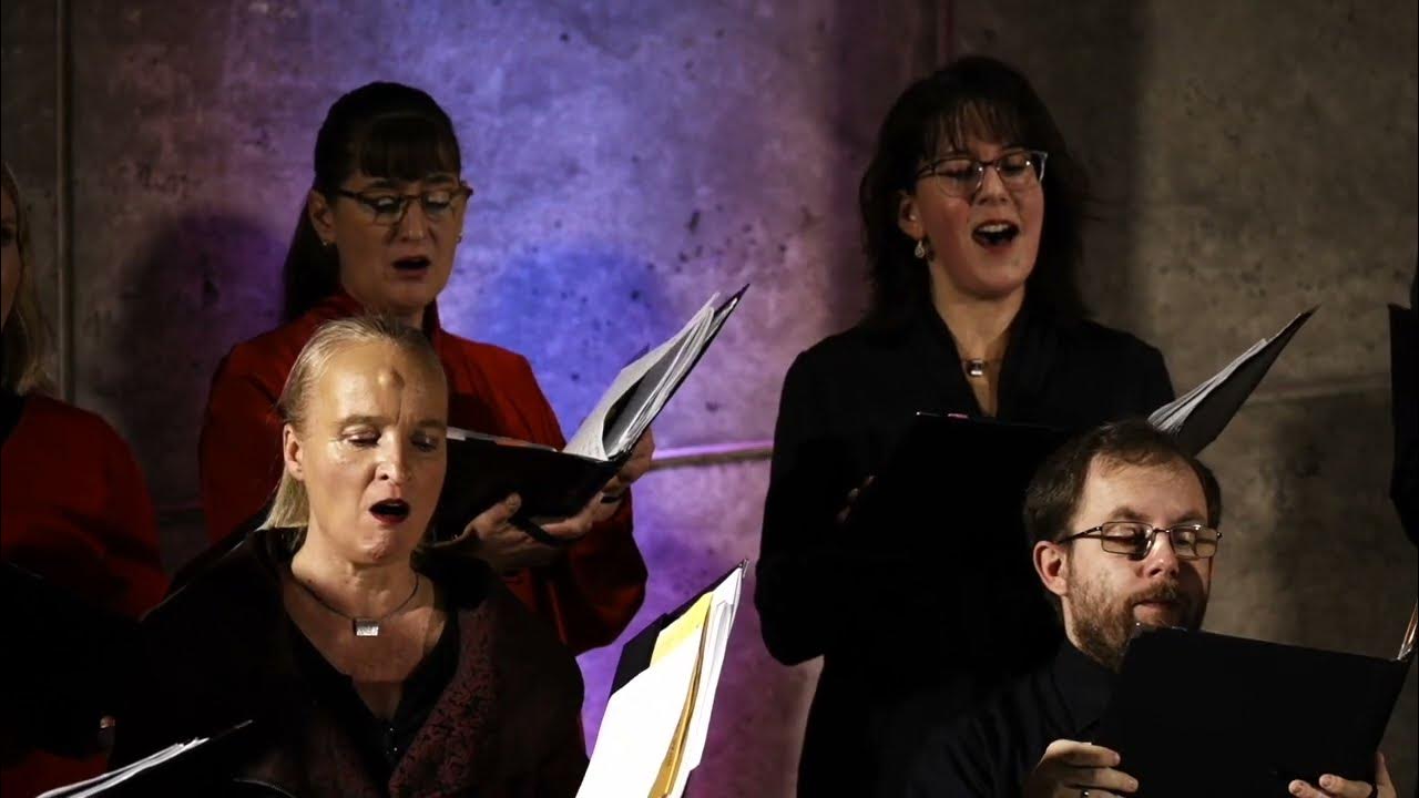 The Stable Carol Junger Chor Celle - YouTube