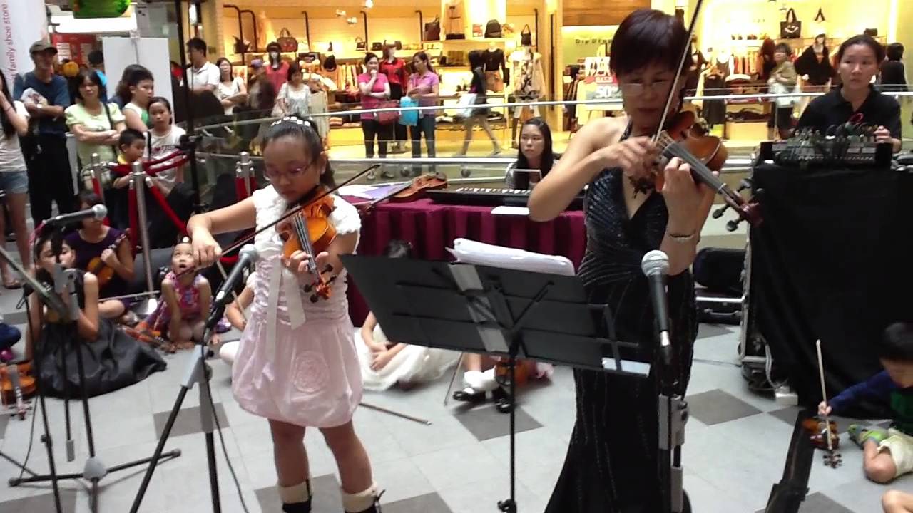 Adele Teng, "Silent Night", Violin, 14 Deccember 2012 - YouTube