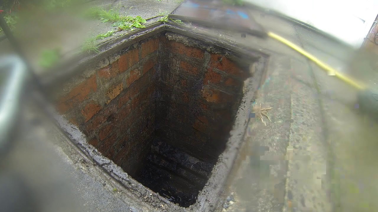 Blocked Drain / Drain unblocking (Rods_Away_075) - YouTube