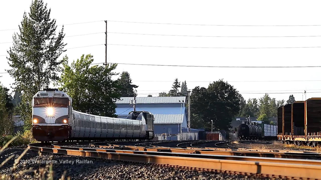 Amtrak Cascades train 507 with the King Tut unit #470 at Salem, Oregon ...