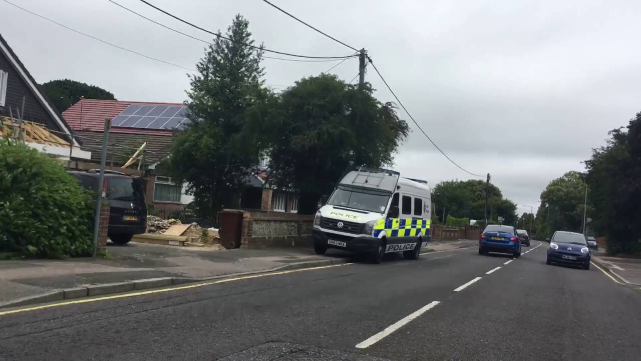 Kent Police VW Crafter PSU van on scene - YouTube