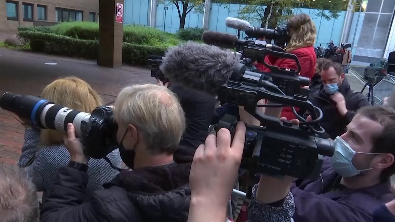 Boris Becker arrives at court for bankruptcy hearing - YouTube