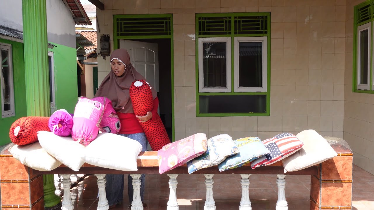 BIAR SEMOK, JEMUR SEMUA BANTAL DAN GULING KAPUK PRIMADONA - YouTube