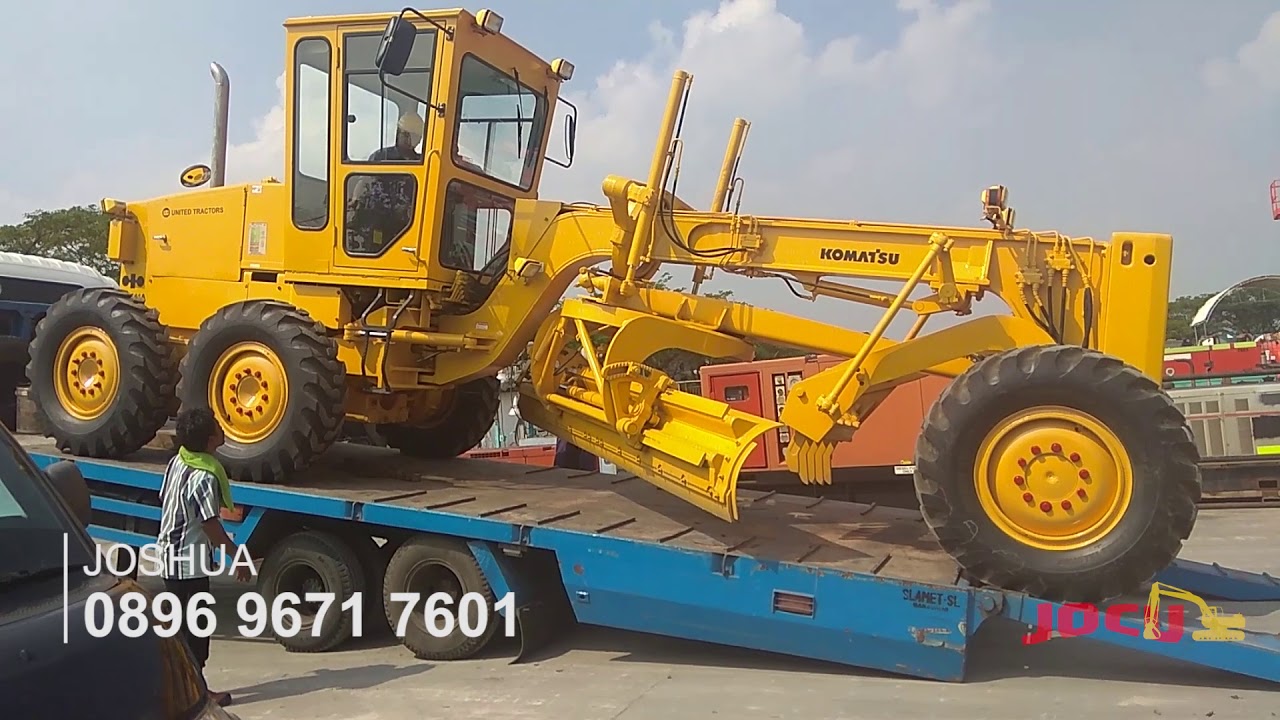 EXXA - How To Loading Motor Grader Komatsu GD511A in to Truck - YouTube