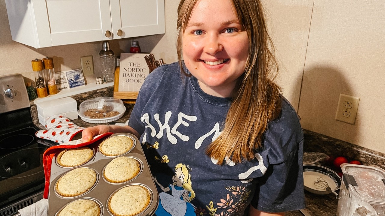 Bake With Me! Lemon Poppy Seed Muffins & Homemaker Chats - YouTube