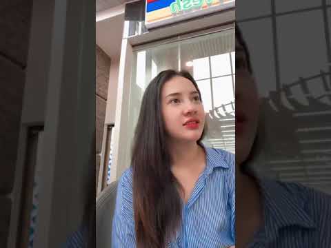 live anya geraldine lagi santai