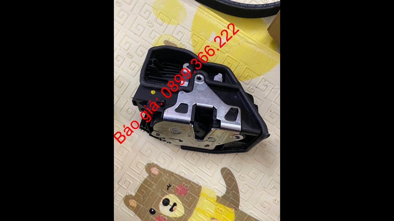 51227202148 Khoá cửa trước phải bmw E90 - YouTube