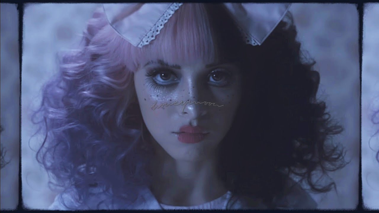 Melanie Martinez - DOLLHOUSE (sad, dreamy version) - YouTube