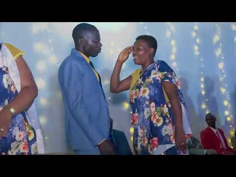 Bagabo mukunde abagore banyu//CHORALE Y'ABAGABO KINAMA baririmbanye n'abagore babo