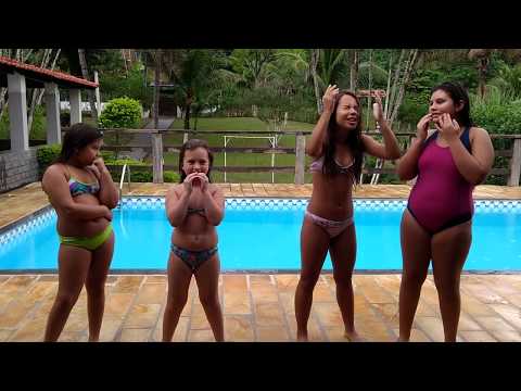 DESAFIO DA PISCINA COM MELHORES AMIGAS - Ju Sobral Tv