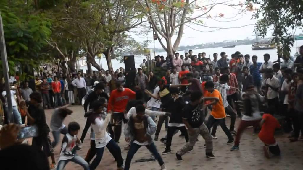 Mumbai Police Movie Flash Mob - Official - YouTube