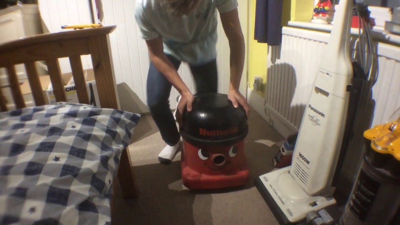 Unboxing and first look of a 1989 vintage numatic nv375 vacuum cleaner ...