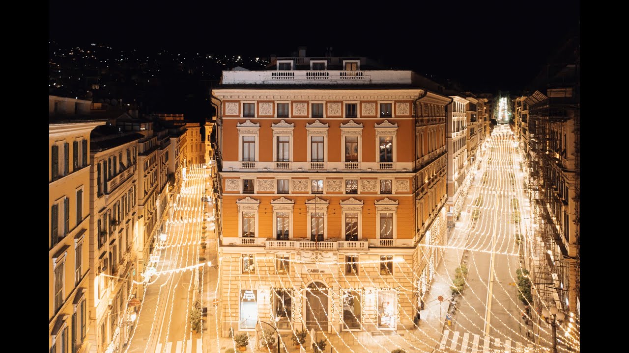 Luminarie Natalizie a Genova in Via Roma - YouTube