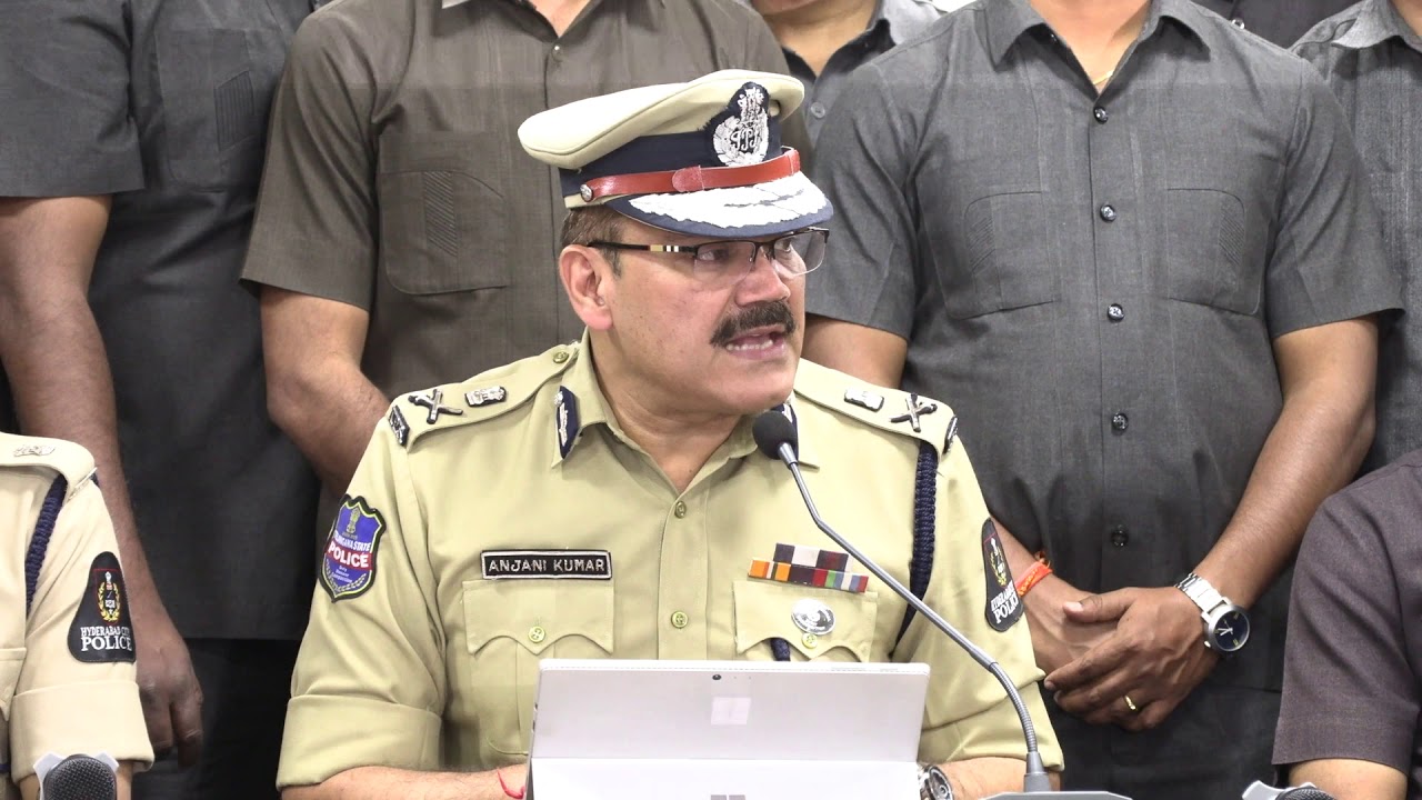 Interstate Debit Card Fraudsters held-Sri.Anjani Kumar,IPS, CP Hyd ...