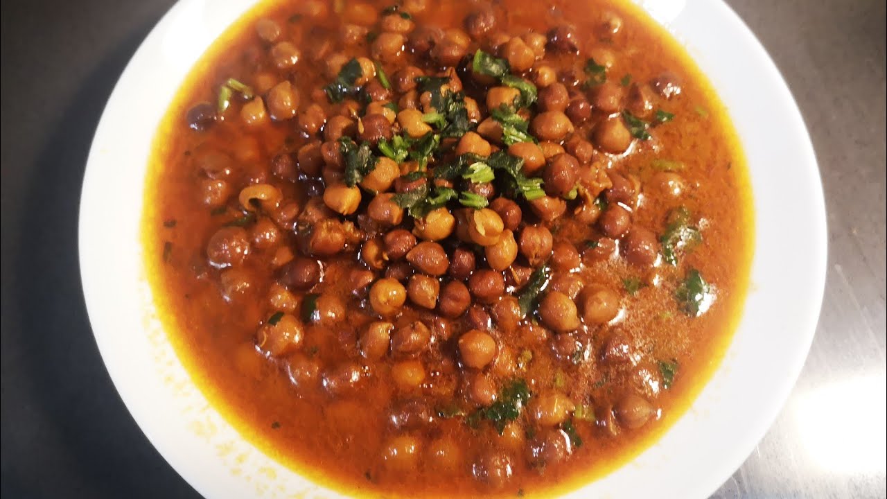 Kalay chanay recipe | Black chickpeas curry |Kalay chanay shorba recipe ...