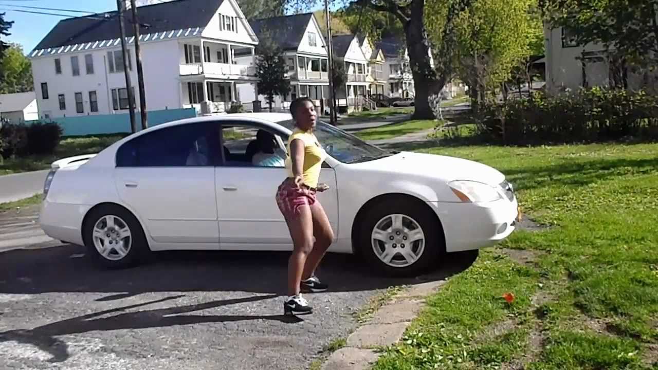 Nicki Minaj - Super Bass Dance Video [HD] - YouTube
