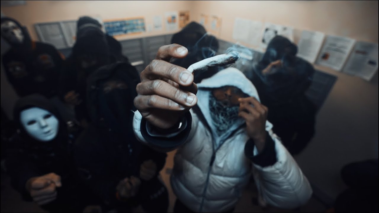 Deadsoul Choppa x Izzy B - On Hots (WGN Performance) - YouTube