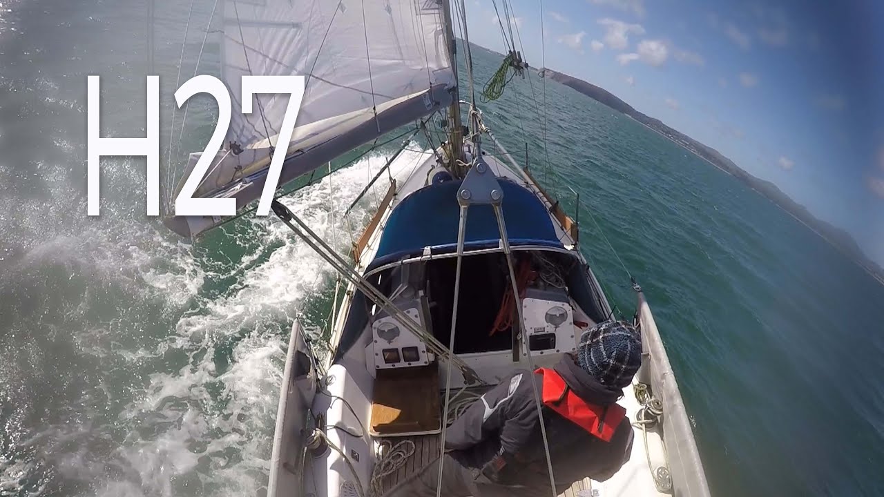 Sailing a Halcyon 27 - YouTube