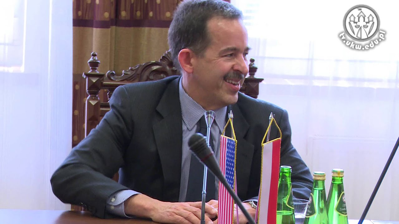 Ambasador USA Stephen Mull na UKW - YouTube