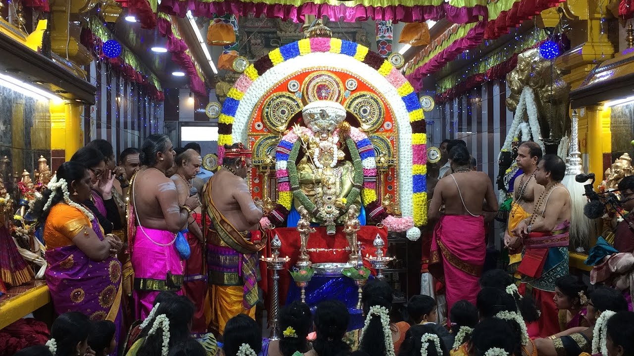 Walthamstow Amman Temple Chariot Festival 23-04-2017 - YouTube