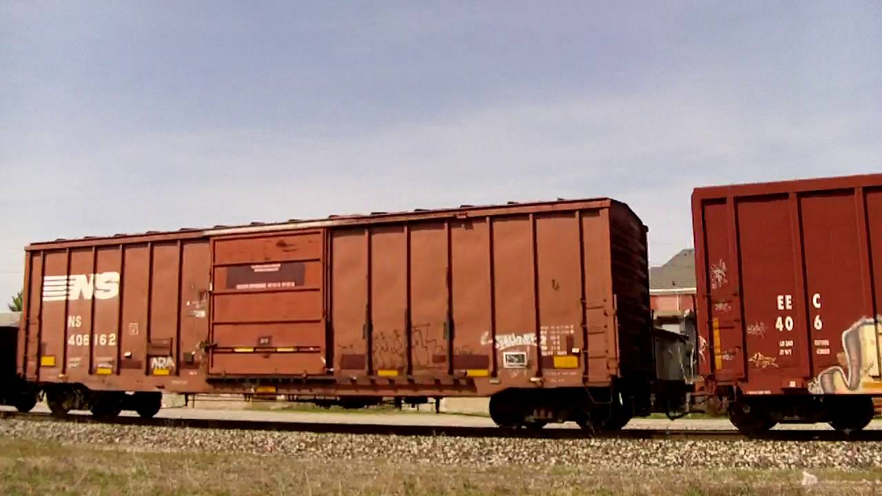 NS 34N @ LOGANSPORT, IN 4 27 14 NS 9630 UP 4689 NS 8447 - YouTube