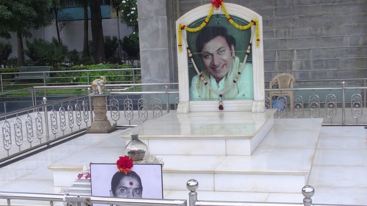 DR RAJKUMAR & PARVATAMMA RAJKUMAR MEMORIAL PLACE BANGALORE - YouTube