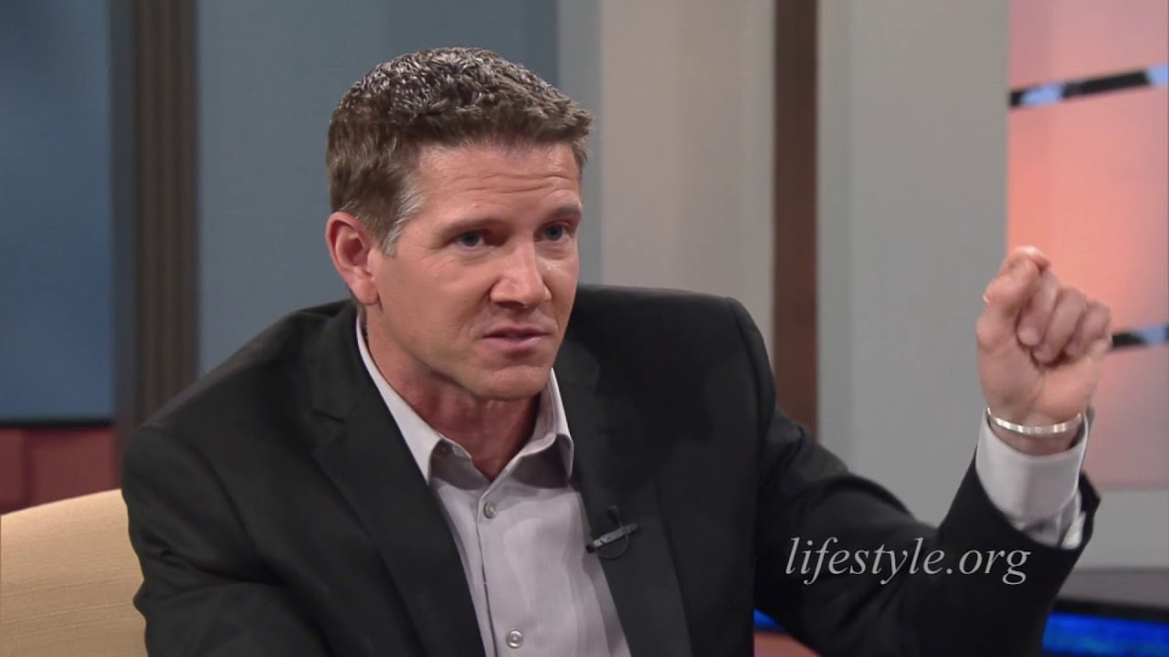 Sean Swarner climbs Mount Everest...and how! - YouTube