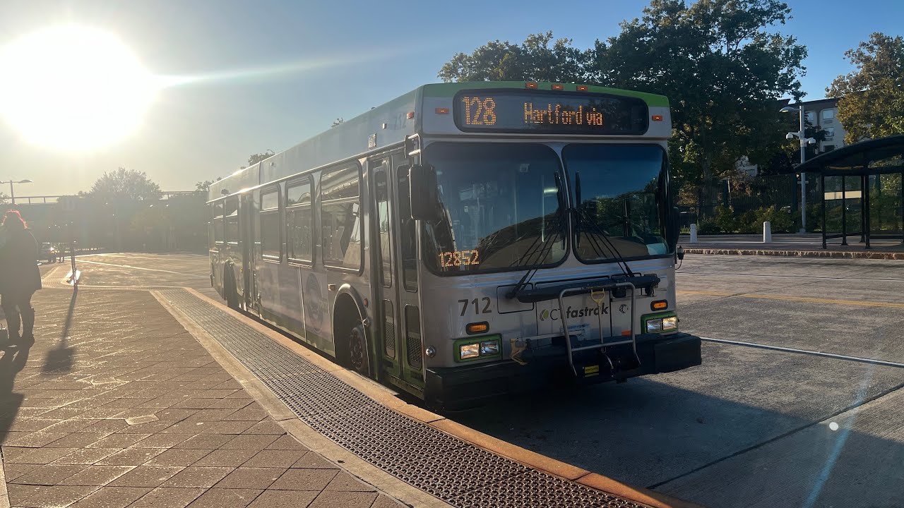 (Brief) Ride on: CTFastrak #712 on Route 128 - YouTube