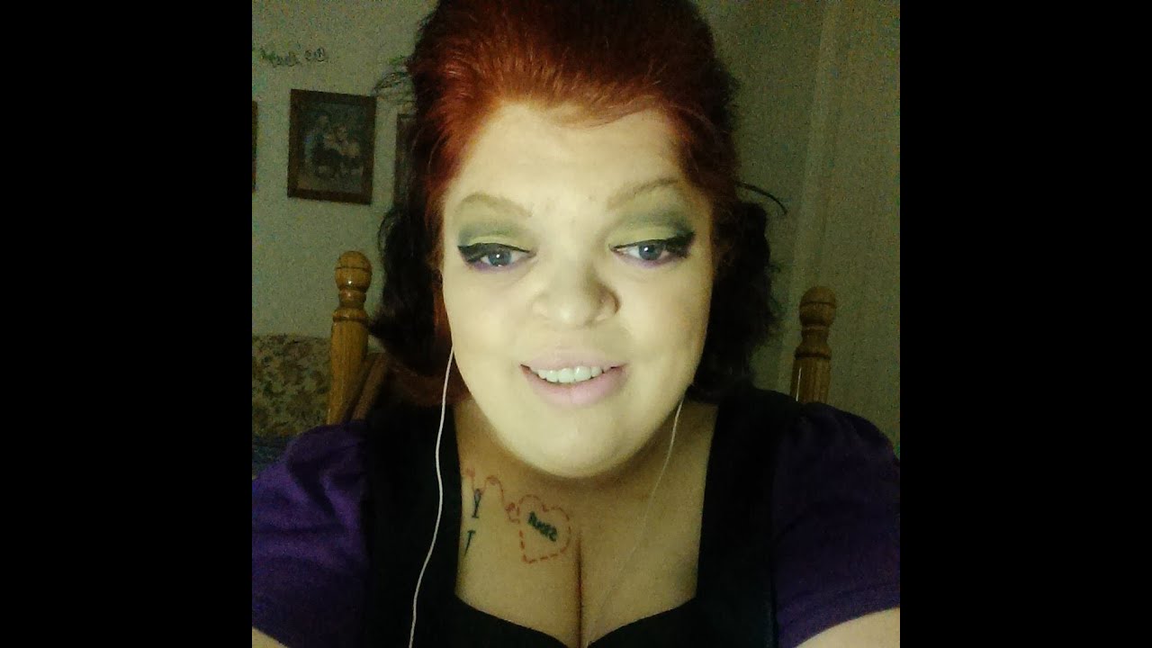 Earthy green makeup look - YouTube