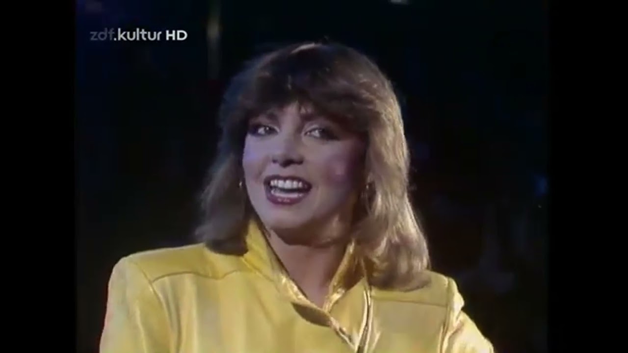 Earth & Fire - Weekend (1980) - YouTube