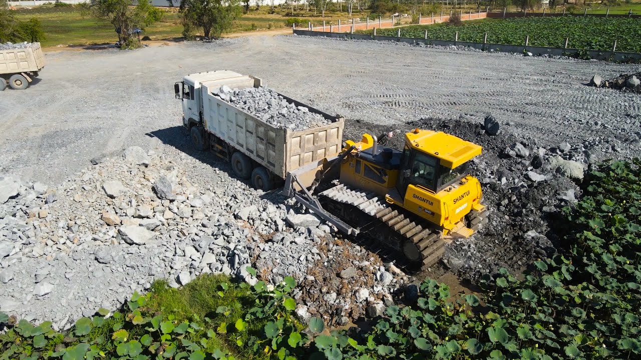 Wonderful Big Machines Bulldozer Stronger Push Rock With Fantastic Dump ...