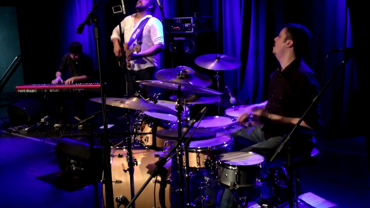 Julie's Blues - Igor Willcox Quartet @Sesc Sao Jose dos Campos - YouTube Music