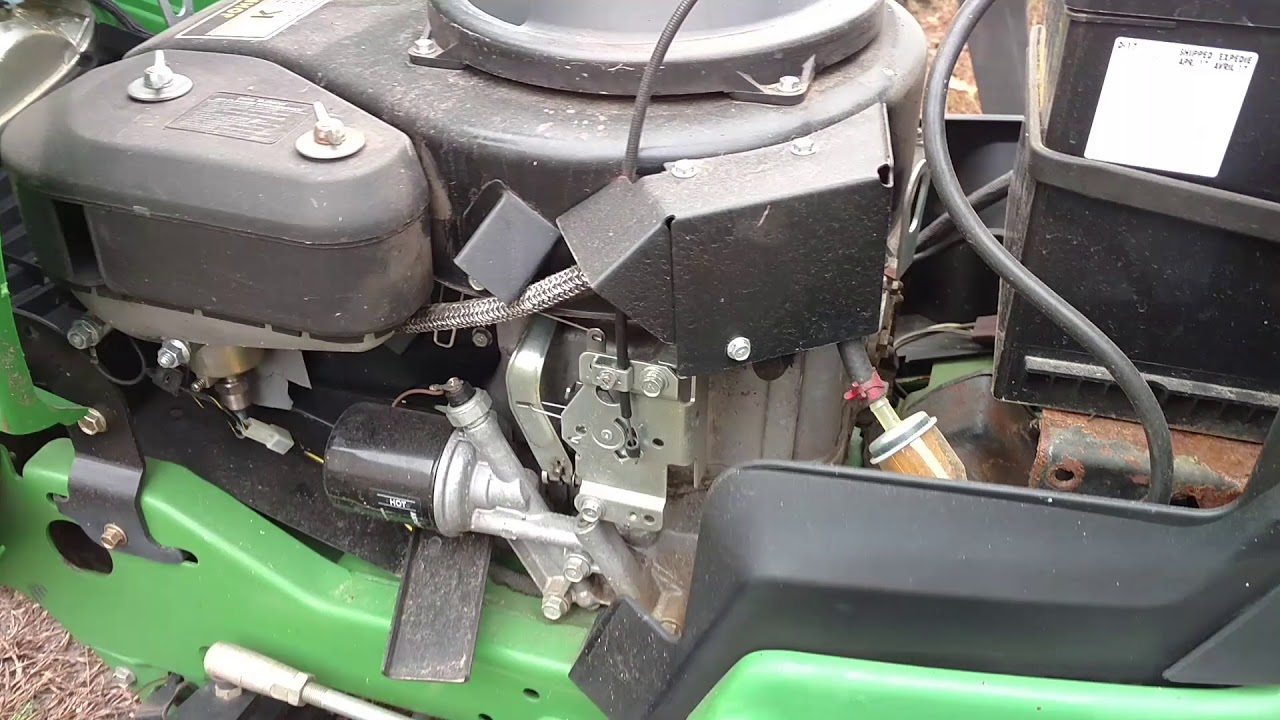 John Deere 325 Lawn Tractor - YouTube