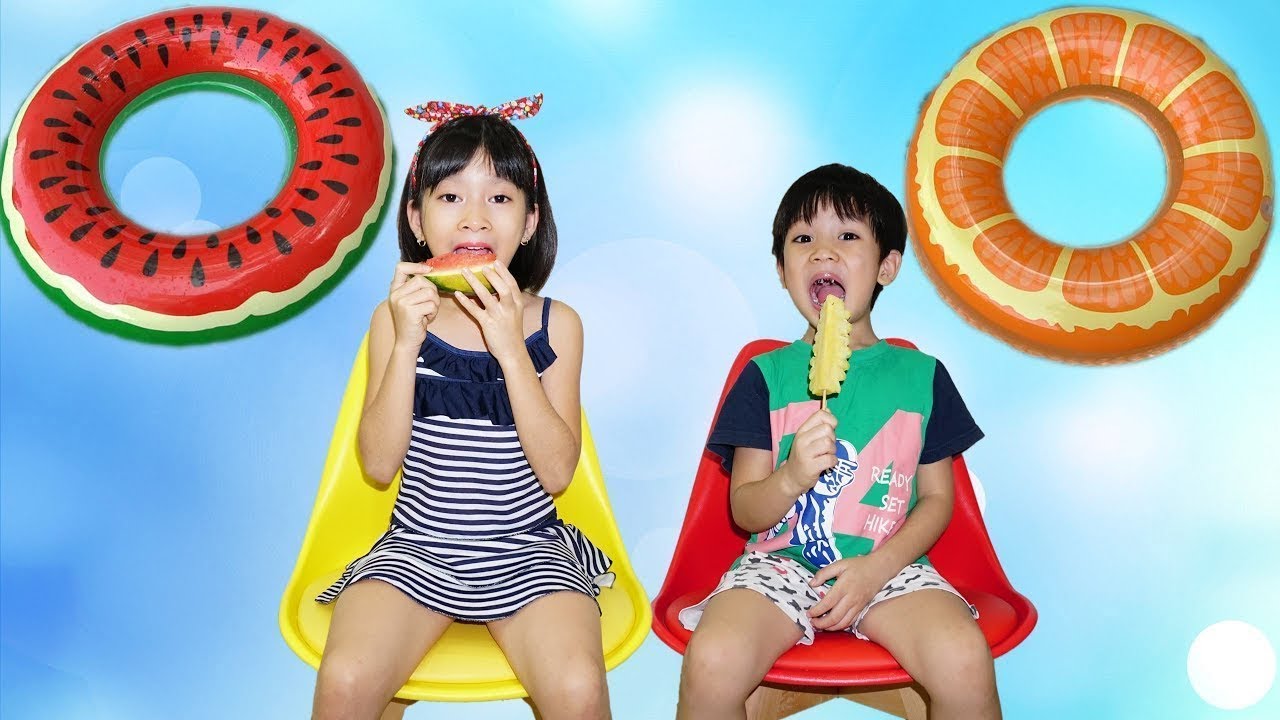 Crying Babies in Pool! Learn colors with Colored Candies, funny Kids ...