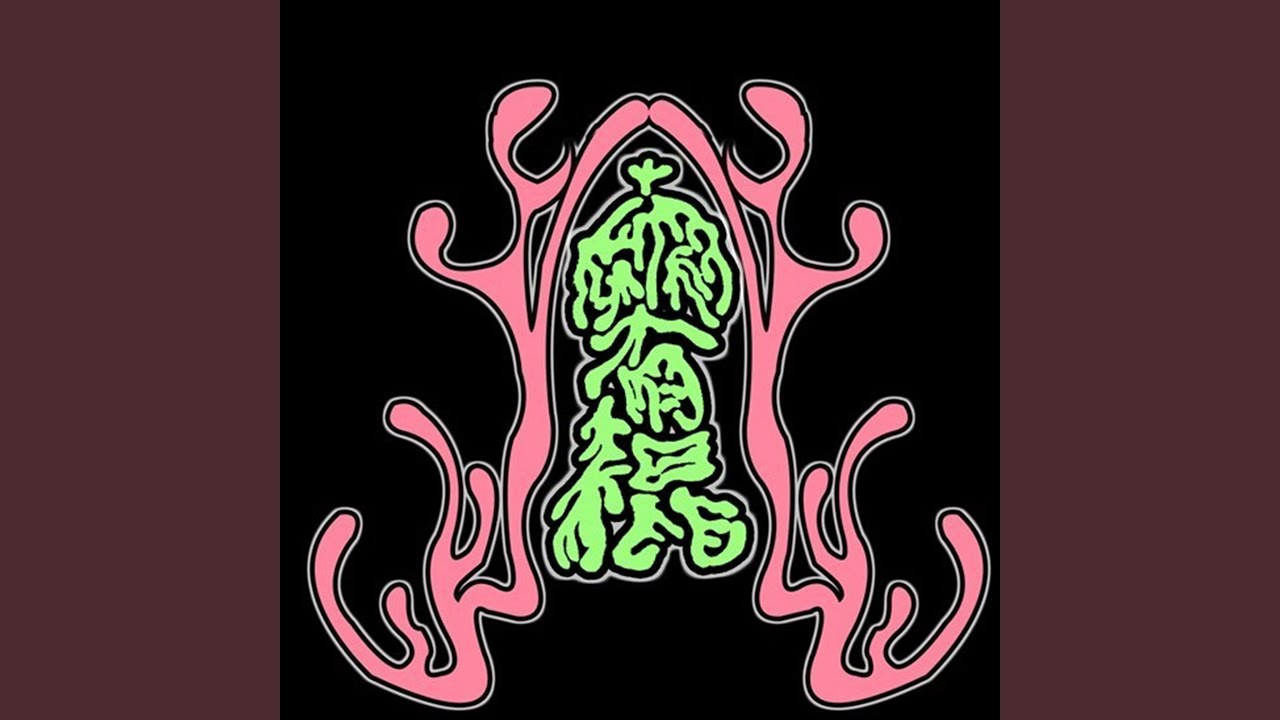 Digging maggots - YouTube