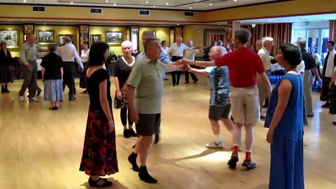 English Country Dance 'Golden Green' - YouTube