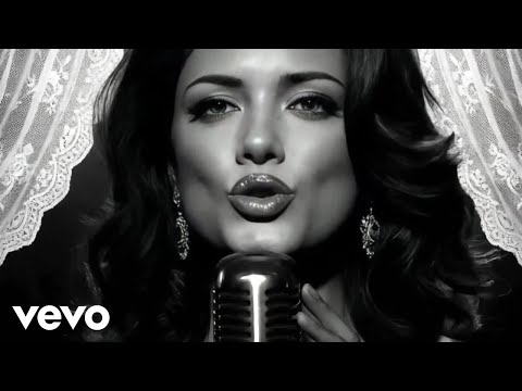 Badi Moss - Carretera y Manta (Official Music Video)