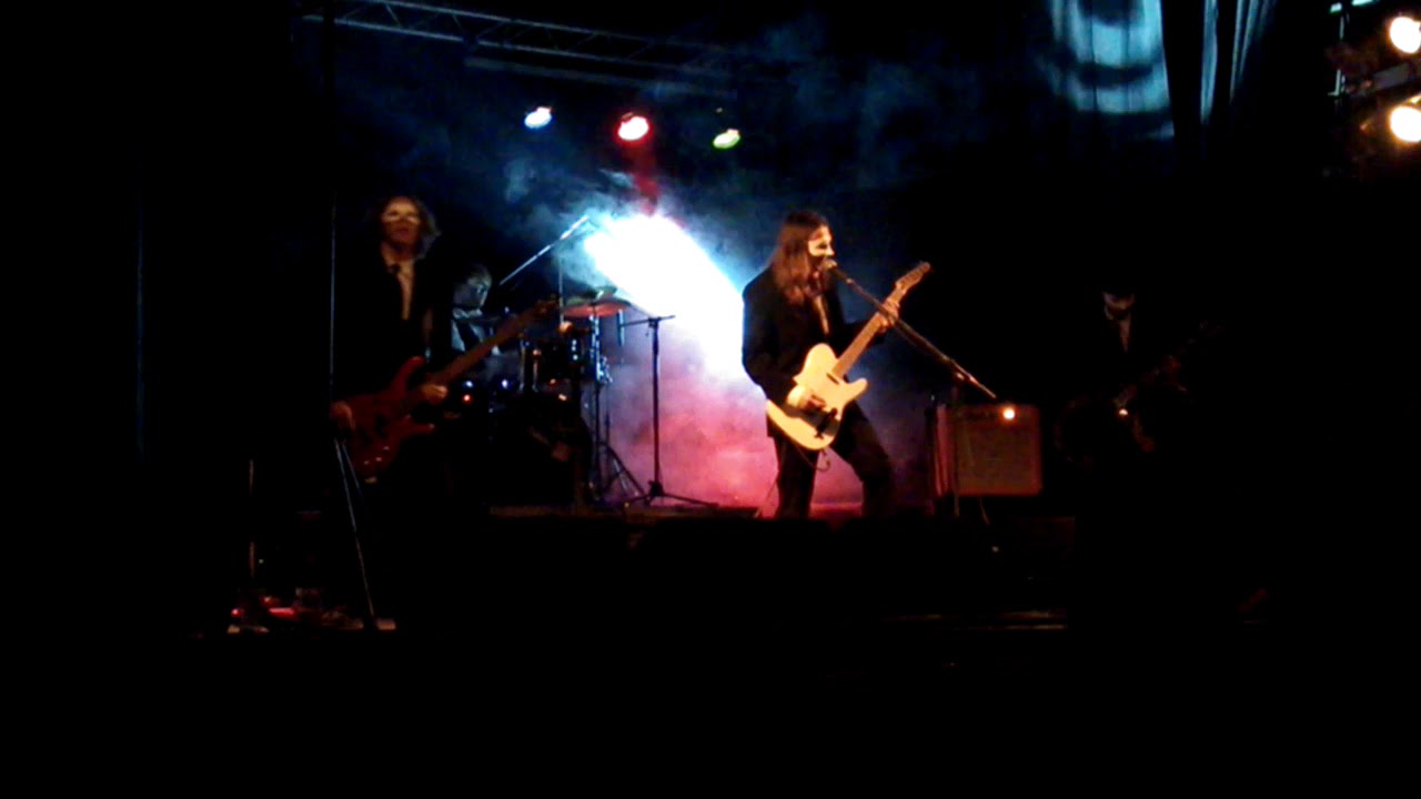 The Thrill - 11 Feel (LIVE) - YouTube