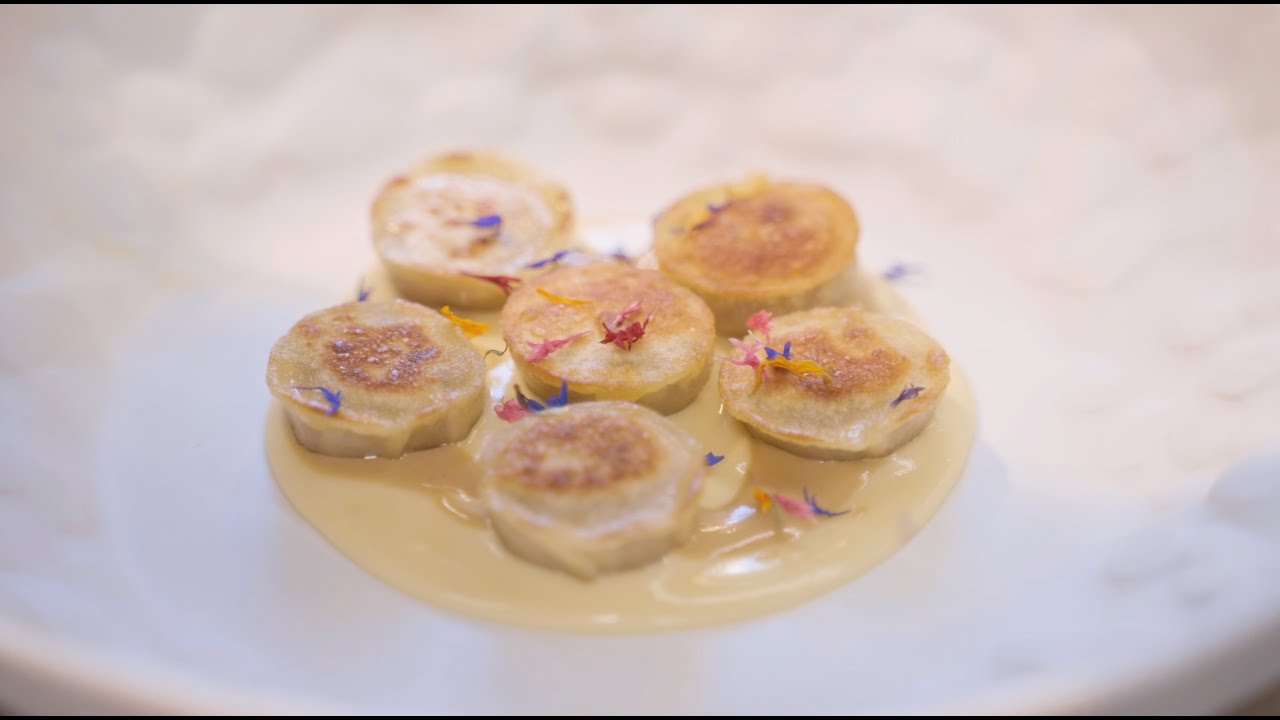 Ravioli d'anatra, Fleur De Montagne e salsa | Ticino Gourmet Tour | RSI ...