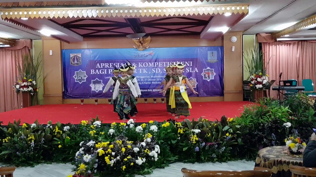 Pentas Seni Tari Tradisional - YouTube