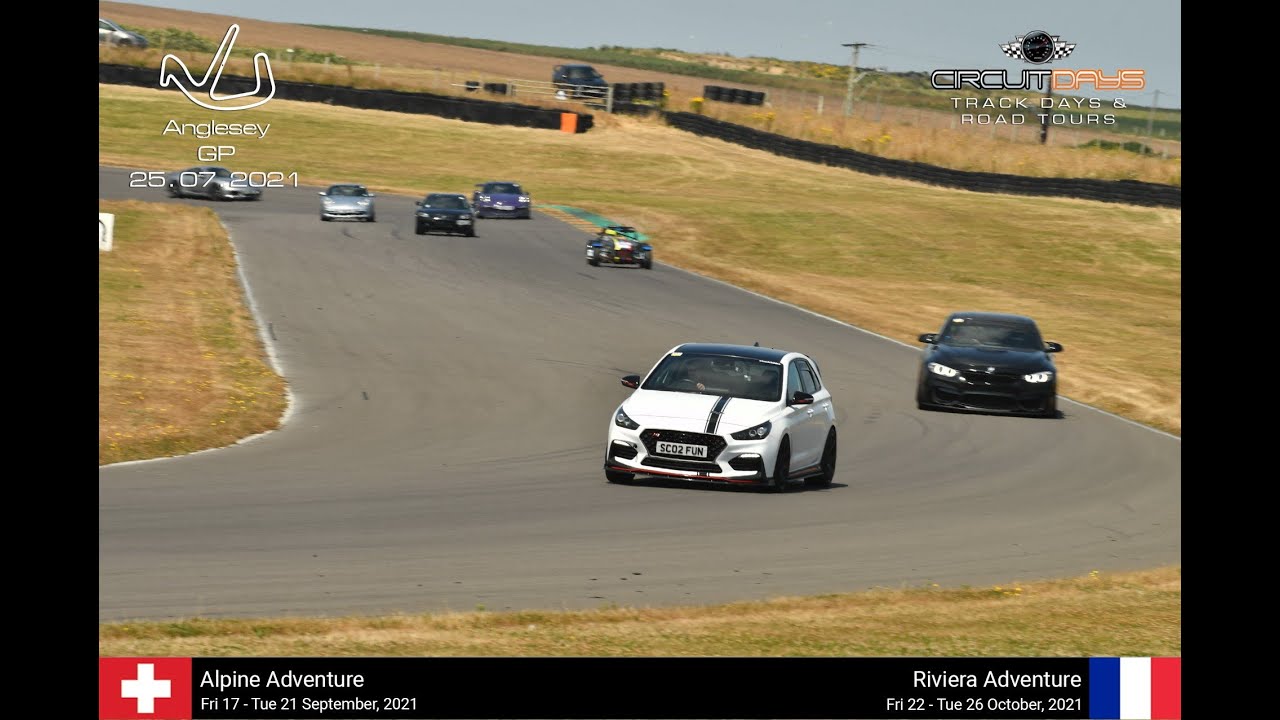 Working through the traffic at Anglesey GP circuit - 25.07.21 - Hyundai ...
