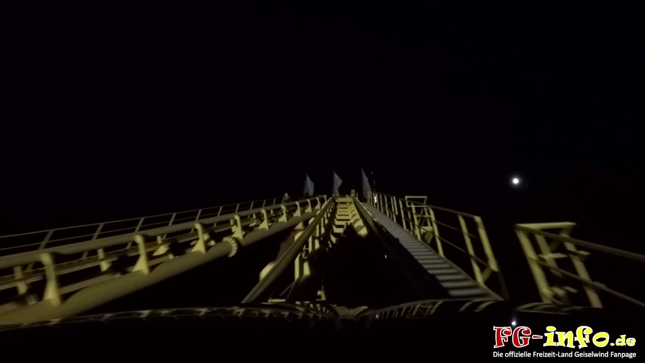 Boomerang OnRide bei Nacht | Freizeit-Land Geiselwind - YouTube